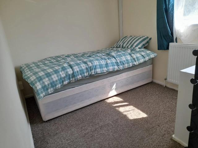 Room at Canberra Square, Tilbury