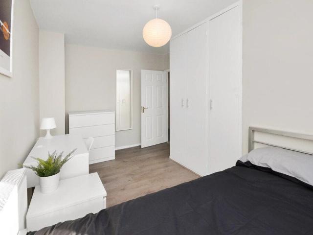 Room at Candy Street, Greater London