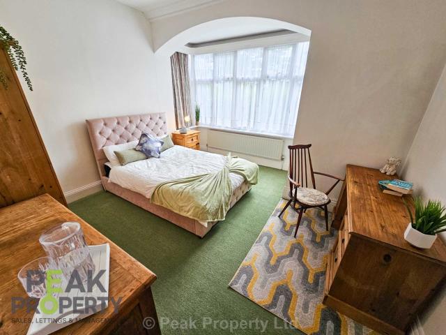 Room at Canewdon Road, Southend on Sea
