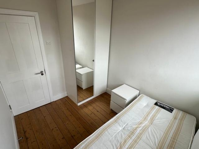 Room at Canrobert Street, Greater London
