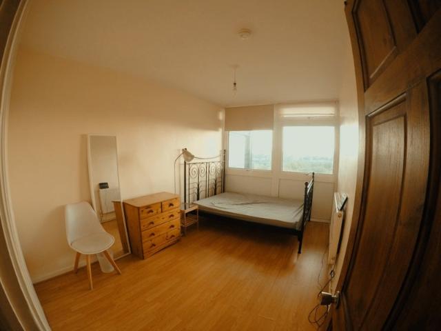 Room at Canute Gardens, Greater London