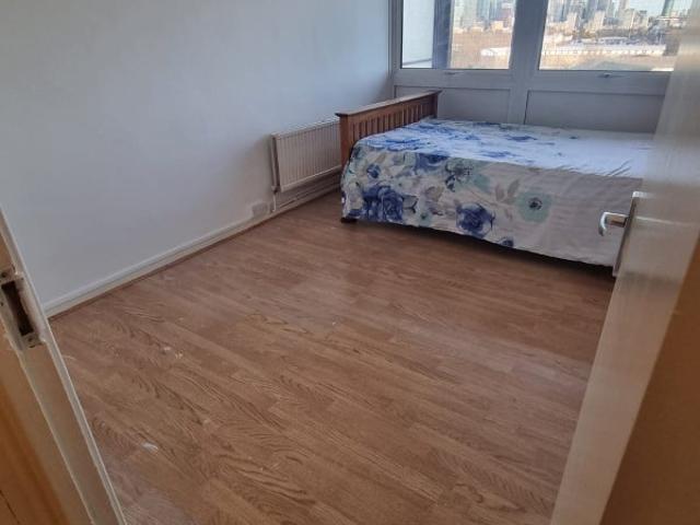 Room at Canute Gardens, Greater London