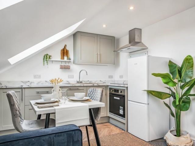 Room at Cassell Road, Bristol