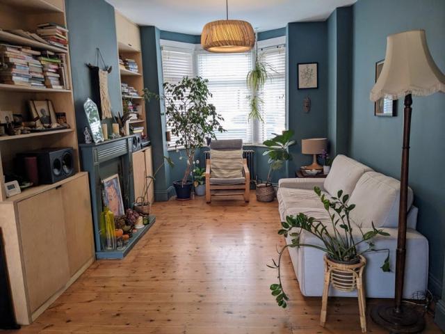 Room at Cassiobury Road, Greater London