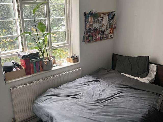 Room at Cassland Road, Greater London
