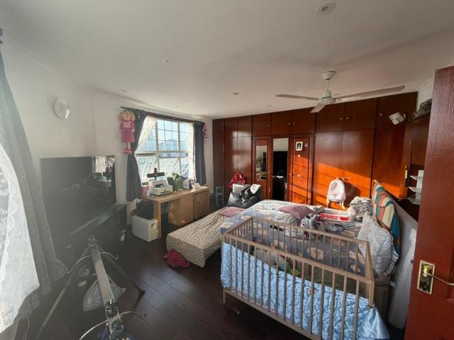 Room at Castelnau, Greater London