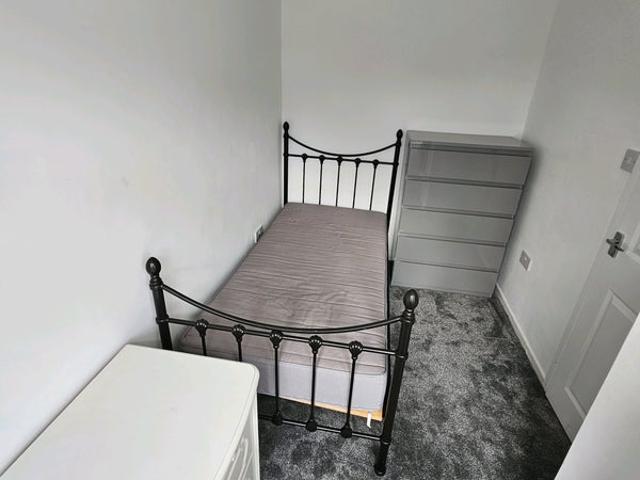 Room at Castle Way, Salford