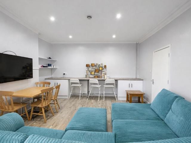 Room at Castle Boulevard, Nottingham