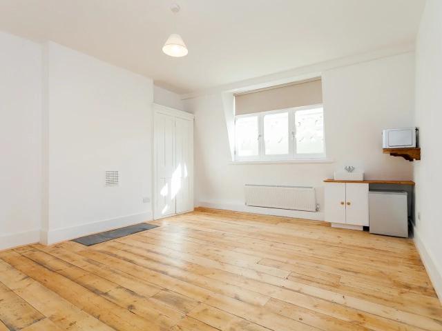 Room at Castle Street, Greater London