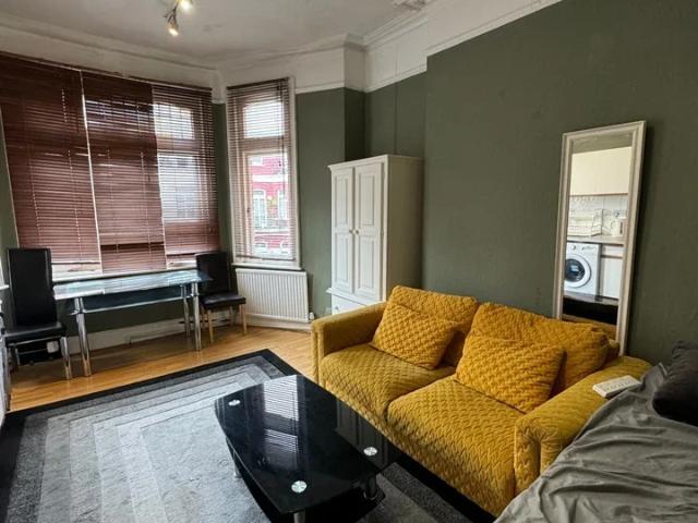 Room at Castletown Road, Greater London