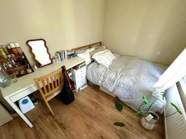 Room at Castletown Road, Greater London