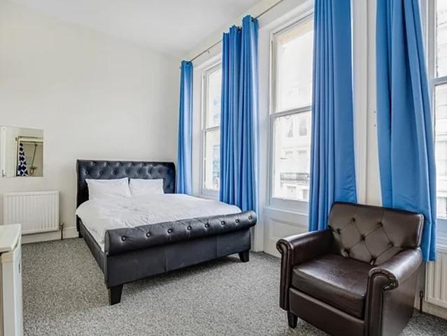 Room at Castletown Road, Greater London