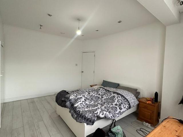 Room at Castleview Gardens, Greater London