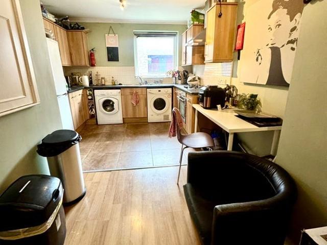 Room at Capstan Square, Greater London