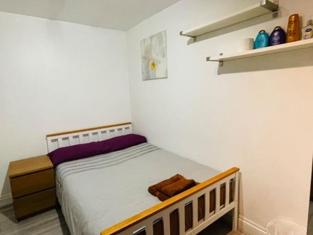 Room at Capstan Square, Greater London