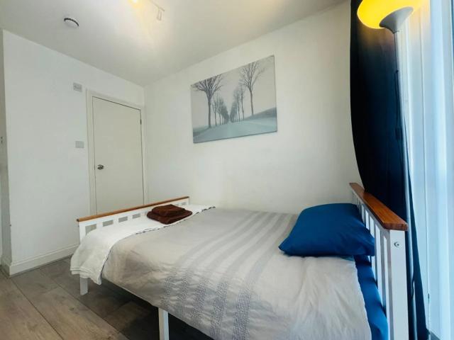Room at Capstan Square, Greater London