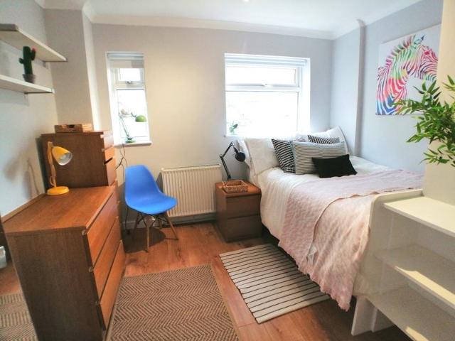 Room at Capstan Square, Greater London