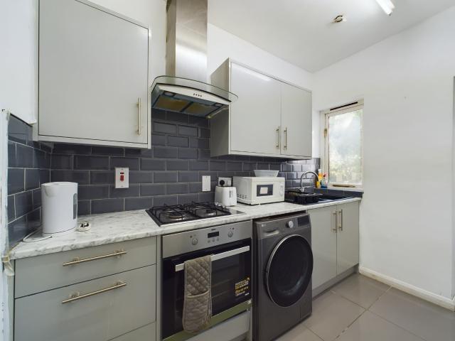 Room at Capstone Road, Chatham