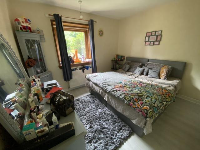 Room at Carmunnock Road, Glasgow
