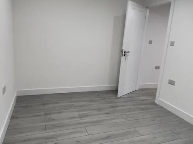 Room at Carnarvon Drive, Greater London