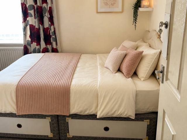 Room at Carnarvon Street, Chadderton