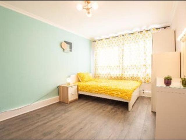 Room at Carnoustie Drive, Greater London