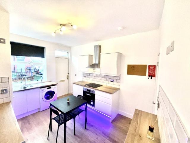 Room at Carberry Road, Leeds