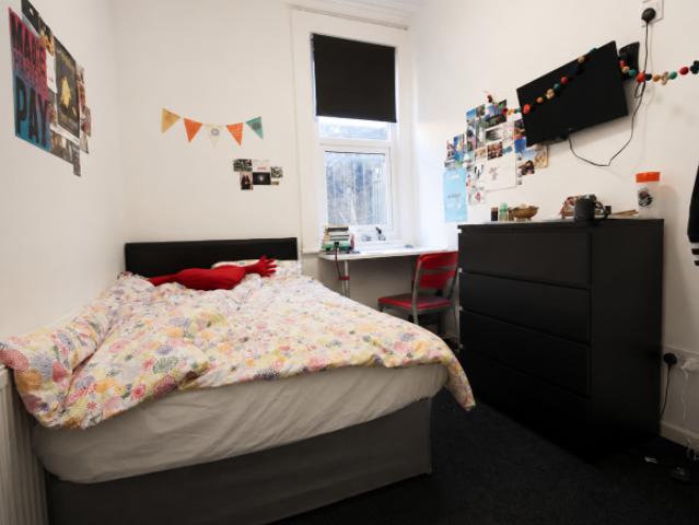 Room at Cardigan Road, Leeds