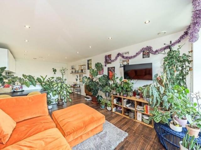 Room at Carlton Grove, Greater London
