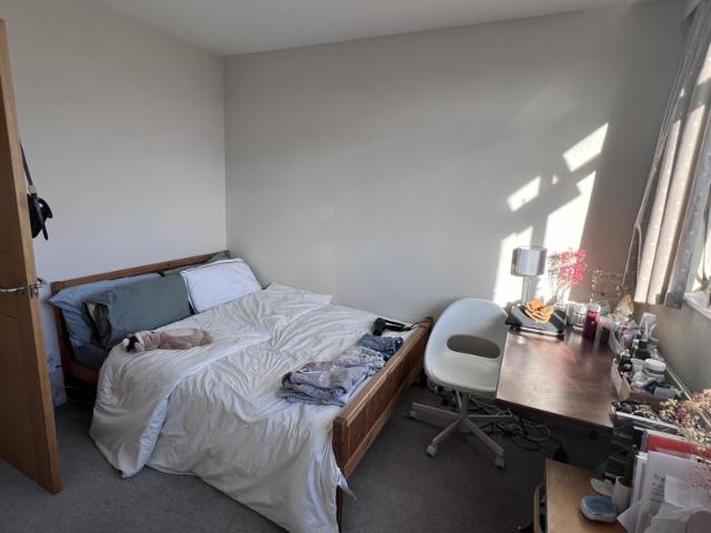 Room at Carlton Drive, Greater London