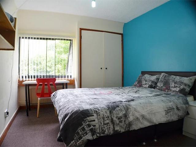 Room at Carlton Road, Manchester