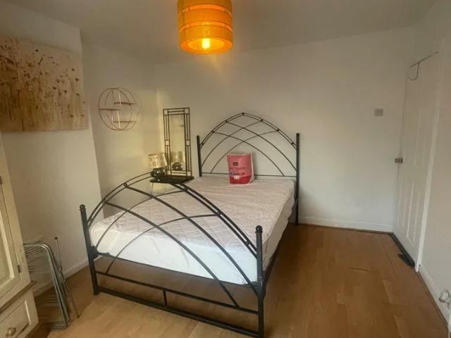Room at Carlton Road, Nottingham