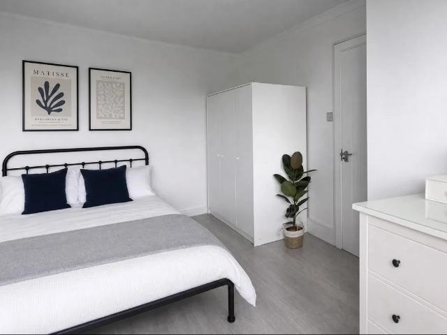 Room at Carlton Vale, City of Westminster