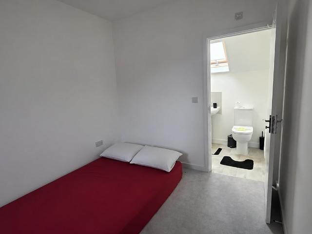 Room at Carlisle Avenue, Towcester