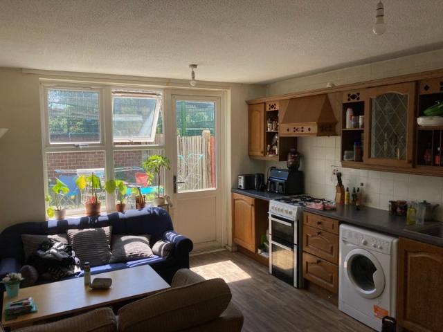 Room at Carlisle Walk, Greater London