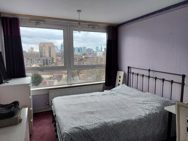 Room at Carr Street, Greater London