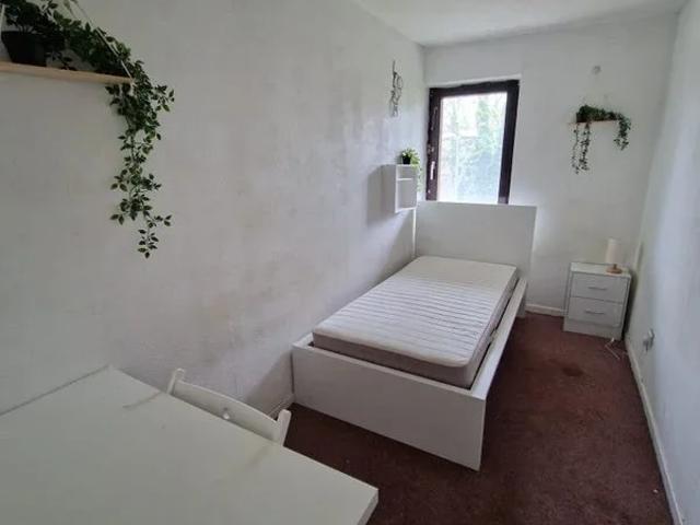 Room at Carrol Close, Greater London