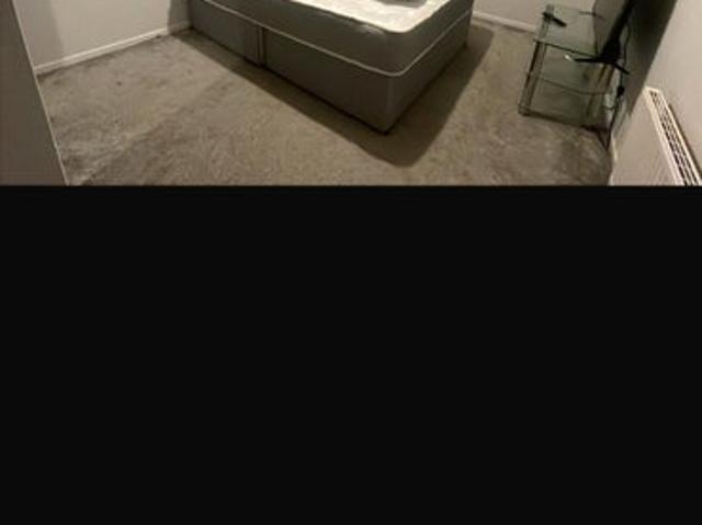 Room at Cartbank Road, Glasgow