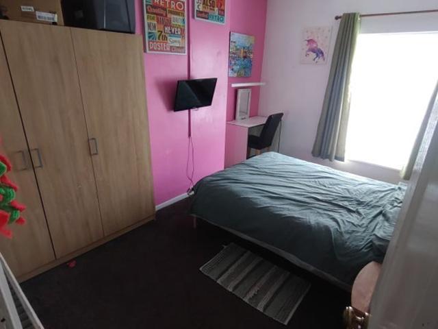 Room at Carter Street, Farnworth