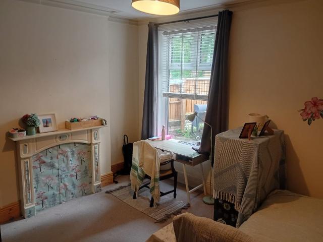 Room at Carver Avenue, Bury