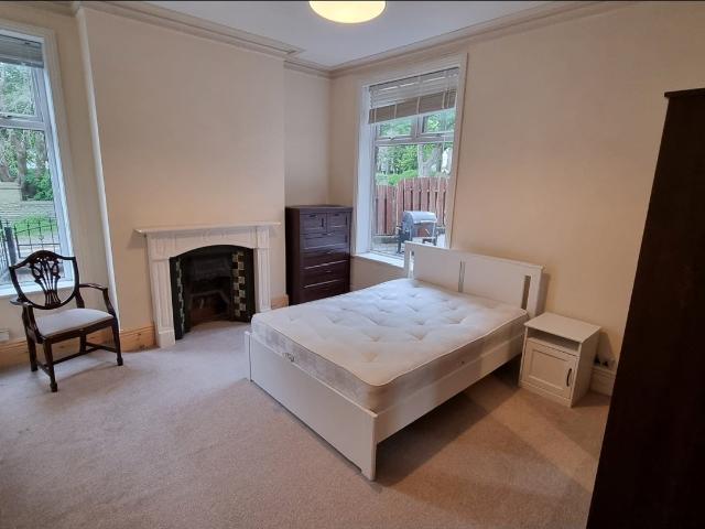 Room at Carver Avenue, Bury