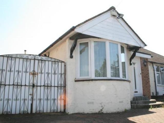 Room at Caterham Avenue, Greater London