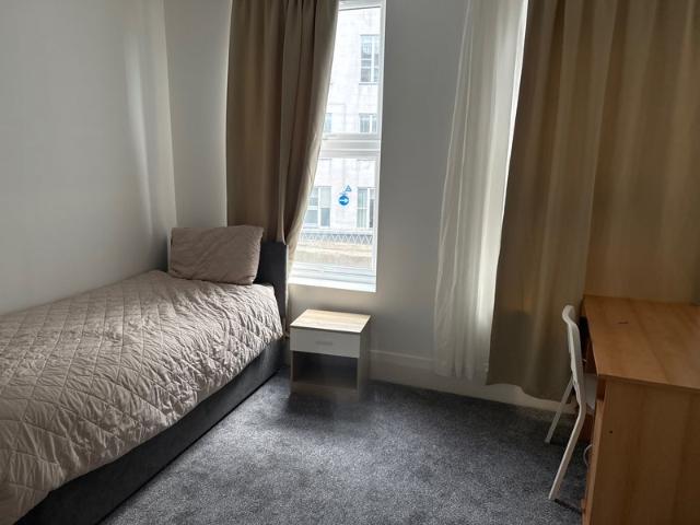 Room at Catford Broadway, Greater London