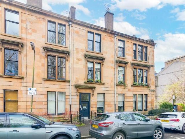 Room at Cathcart Road, Glasgow