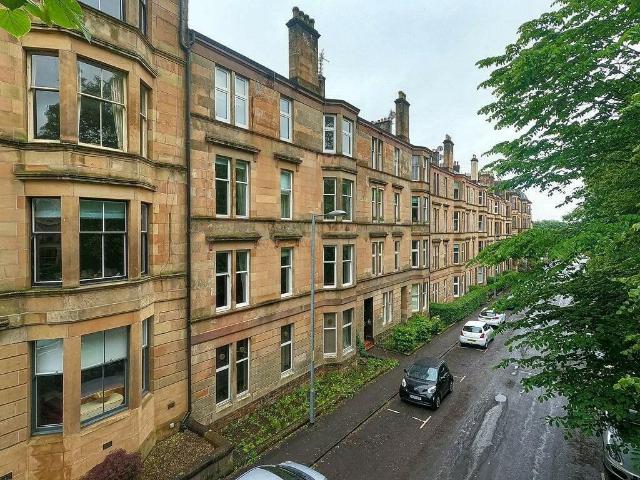 Room at Cathcart Road, Glasgow