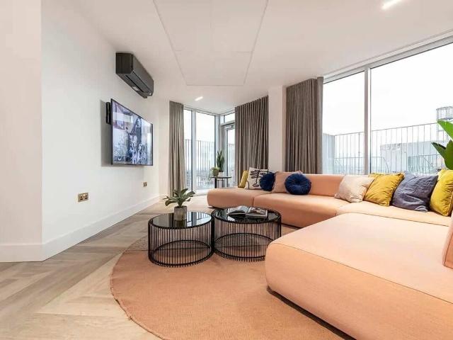 Room at Cathedral Street, Glasgow