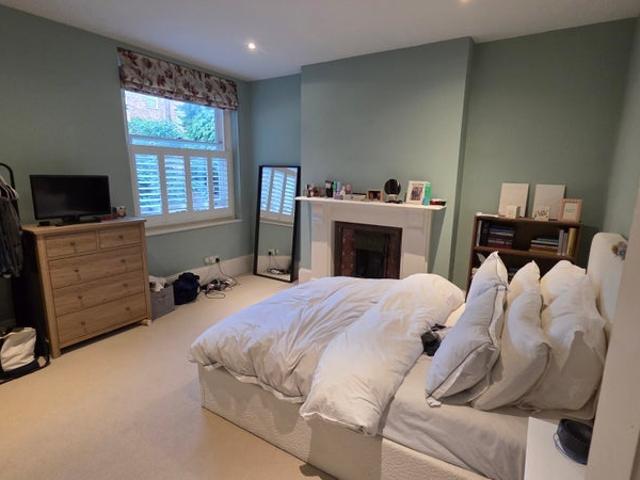 Room at Cathnor Road, Greater London