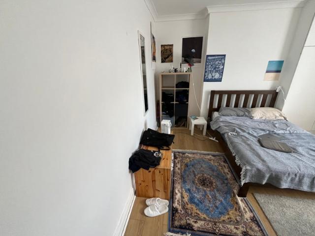 Room at Cathnor Road, Greater London