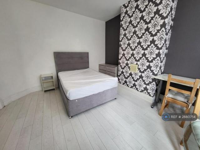 Room at Cauldon Road, Stoke on Trent