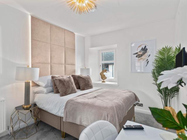 Room at Causewayhead Road, Stirling